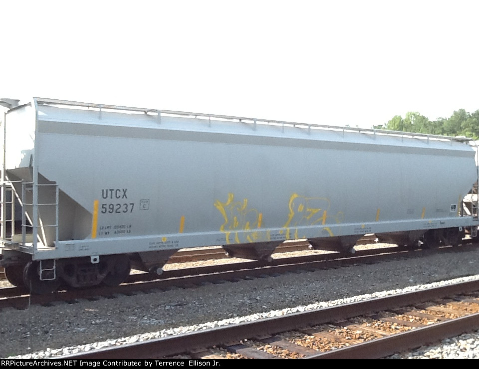 UTCX Covered Hopper 59237
